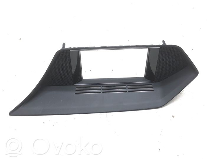 A2126801336 Mercedes-Benz E W212 Radio/GPS head unit trim, 5.00 € | RRR