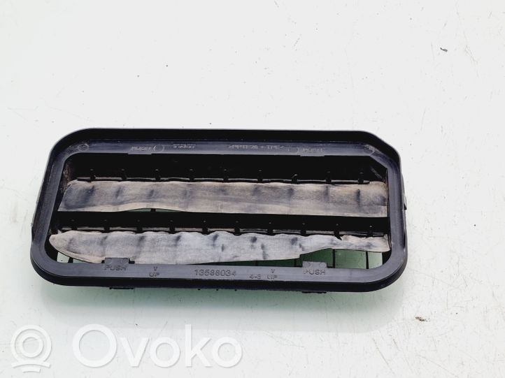 13588034 Opel Astra K Évent de pression de quart de panneau, 12.50 ...