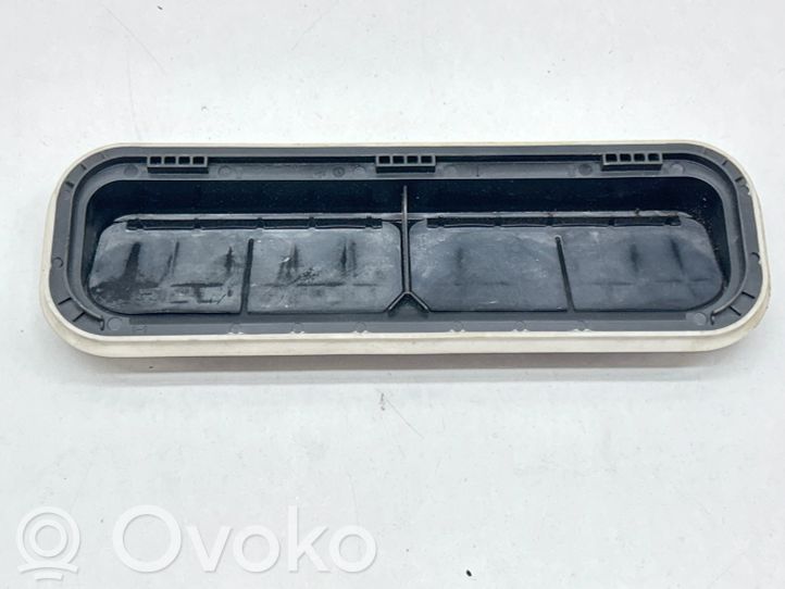 97510D4200 KIA EV6 Quarter panel pressure vent, 11.00 € | RRR