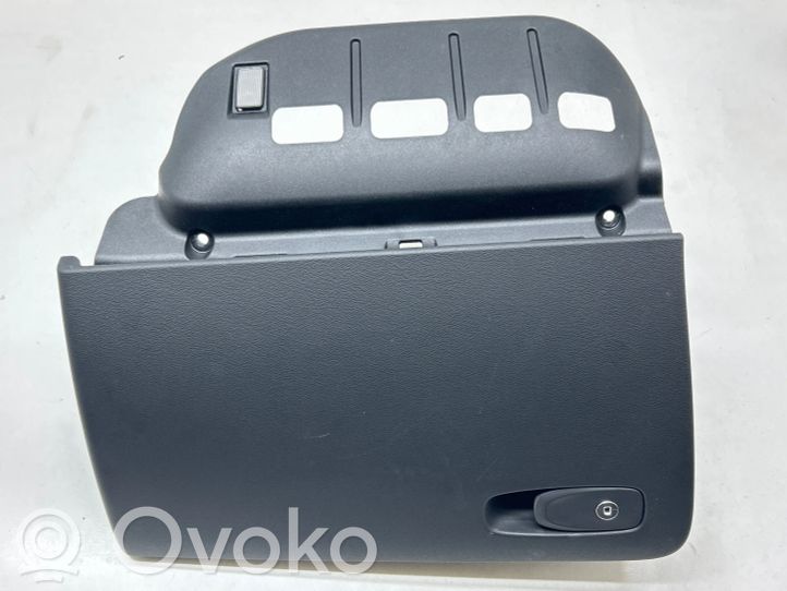 31442718 Volvo XC40 Glove box, 70.00 € | RRR