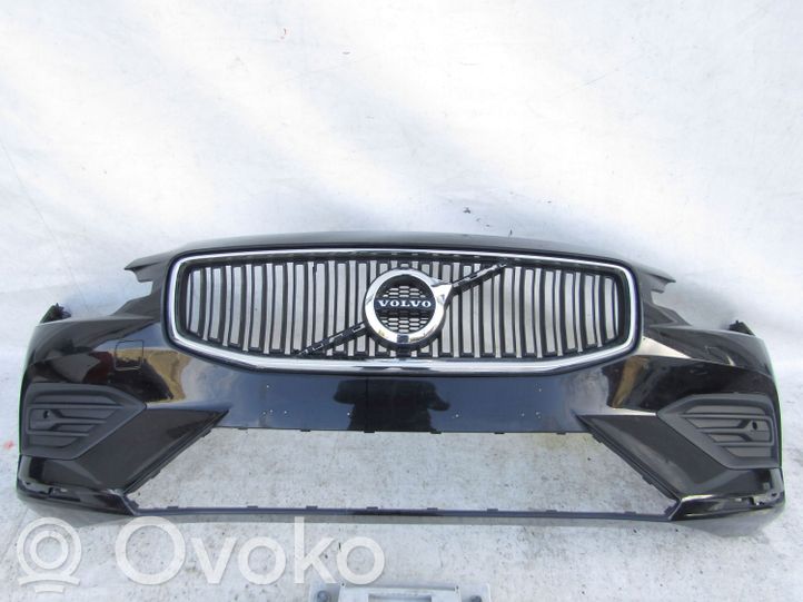 31690589 Volvo V60 Front bumper, 196.50 € | RRR