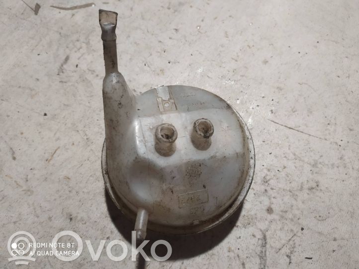 8E0611301 Audi A4 S4 B5 8D Brake fluid reservoir, 15.00 € | RRR