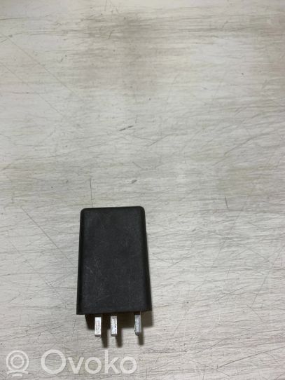 4E0907282A Audi A6 S6 C6 4F Žvakių pakaitinimo rėlė, 10.00 € | RRR