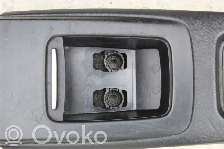 BMW 3 E92 E93 Center console, 10.92 € | RRR