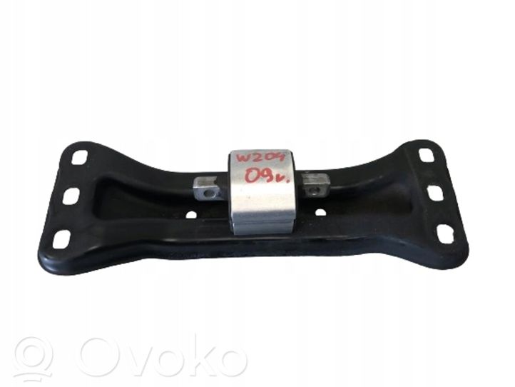 A2042420901 Mercedes-Benz C W204 Gearbox mounting bracket, 16.82 € | RRR