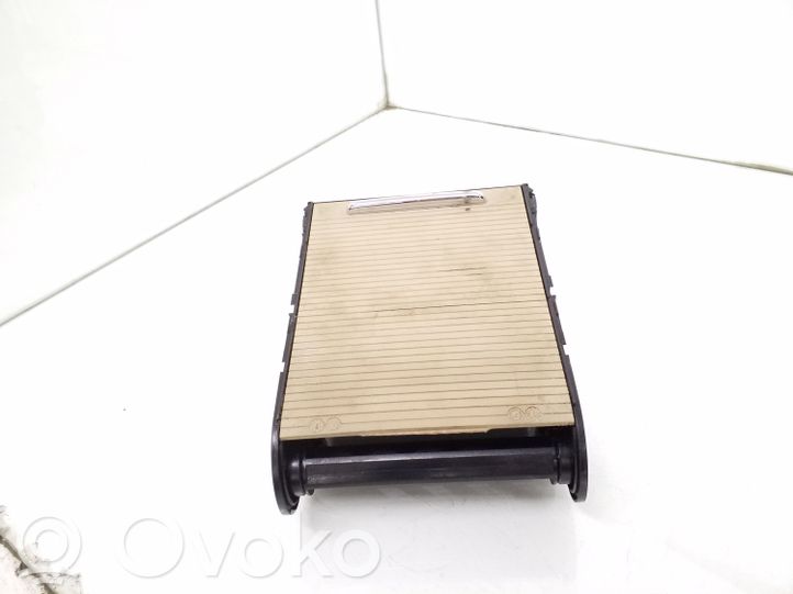 3C0858329A Volkswagen PASSAT B6 Porte-gobelet arrière, 13.00 € | OVOKO
