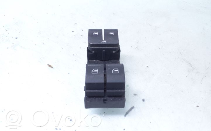 1K4959857A Volkswagen Touran I Electric window control switch, 13.00 € | RRR