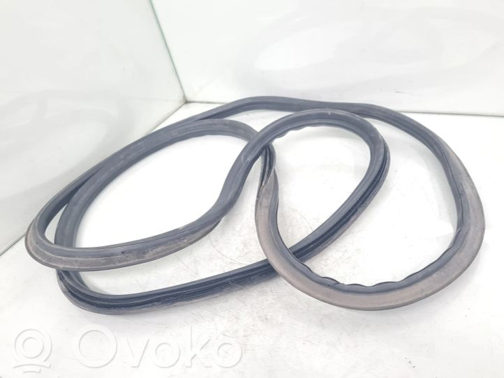 Volkswagen PASSAT B6 Trunk rubber seal (body), 10.00 € | RRR