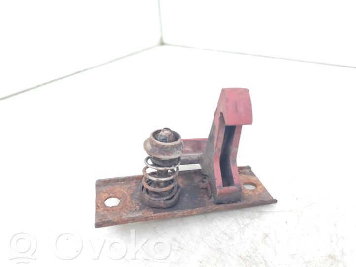 Iveco Daily 4th gen Engine bonnet/hood lock/latch loop/hook, 15.00 € | RRR