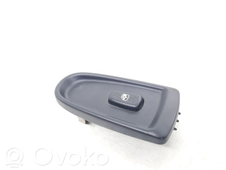 Iveco Daily 4th gen Interrupteur commade lève-vitre, 25.00 € | OVOKO