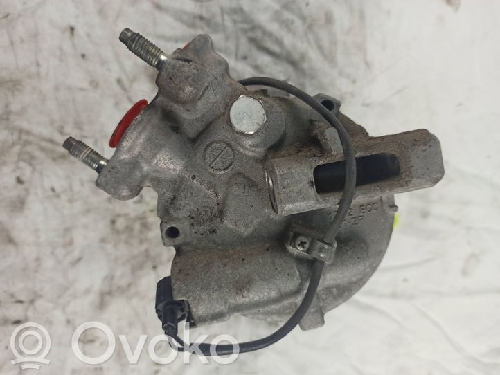 P31469966 Volvo V40 Ilmastointilaitteen kompressorin pumppu (A/C), 90. ...