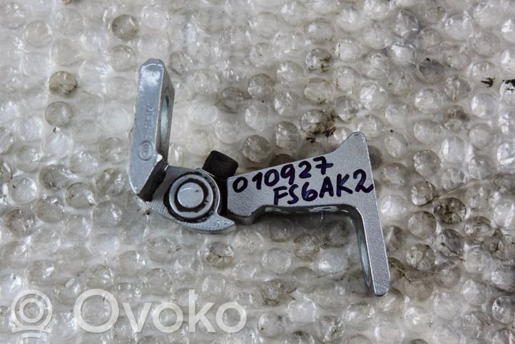 8v5833404c Volkswagen Tiguan Charnière inférieure de porte arrière, 15. ...