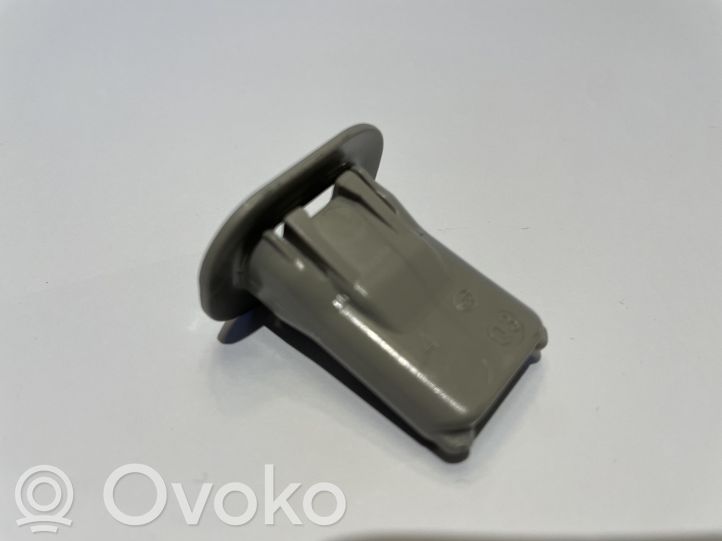 A2049230214 Mercedes-Benz A W176 Sedynės reguliatorių apdaila, 3.00 € | RRR