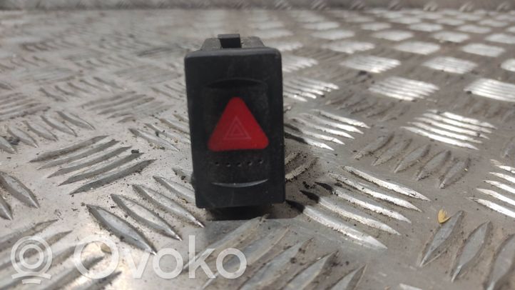 3B0953235B Volkswagen PASSAT B5 Hazard light switch, 8.00 € | RRR