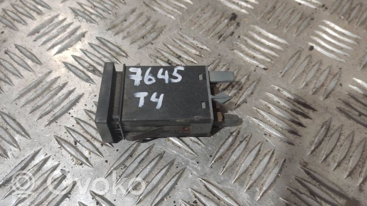 3B0953235B Volkswagen PASSAT B5 Hazard light switch, 8.00 € | RRR