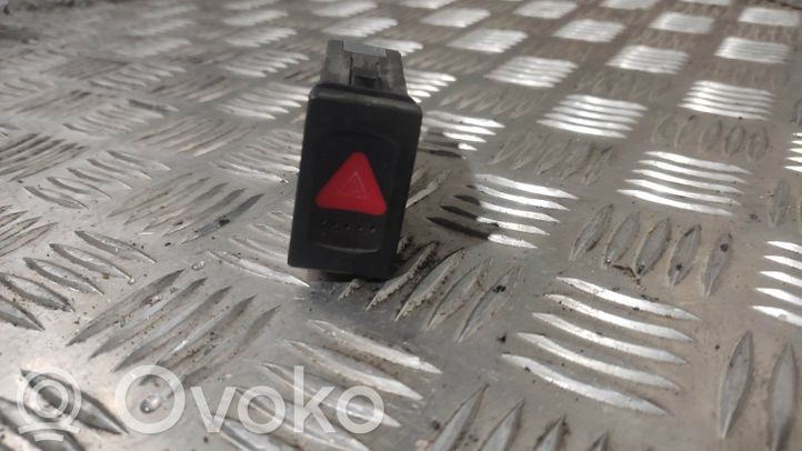 3B0953235D Volkswagen PASSAT B5.5 Hazard light switch, 8.00 € | RRR