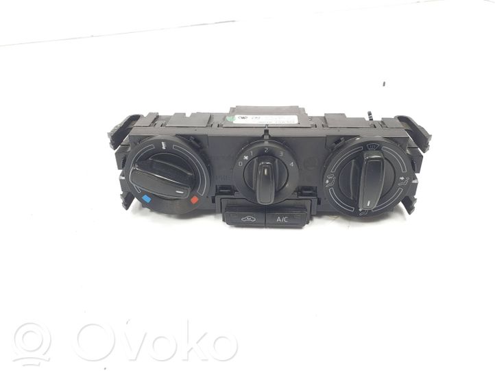 5JA820045A Skoda Rapid (NH) Climate control/heater control trim, 11.76 € | RRR