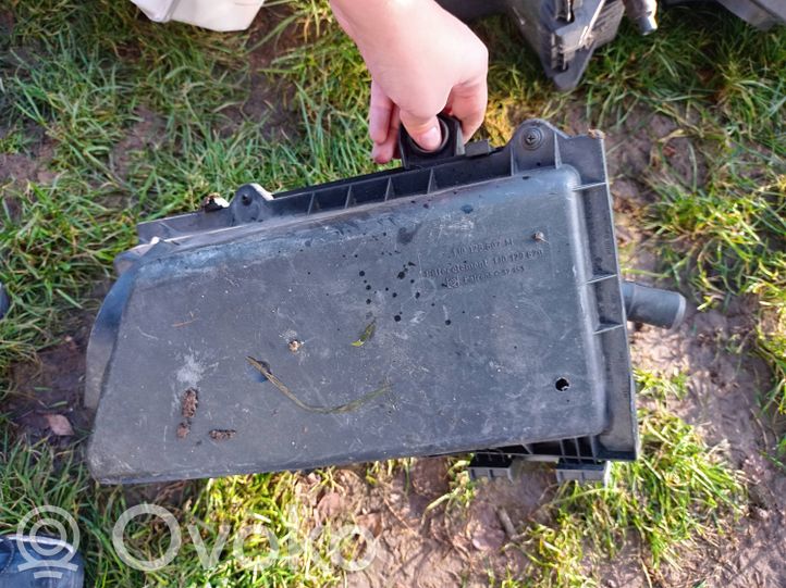 1j0129620 Skoda Octavia Mk1 (1U) Air filter box, 5.45 € | RRR