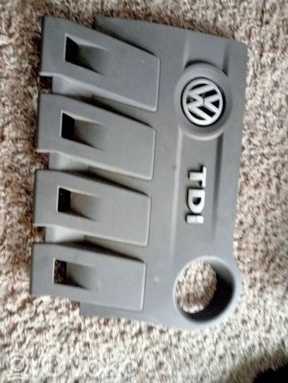03l103925r Volkswagen PASSAT B7 Engine cover (trim), 8.73 € | RRR