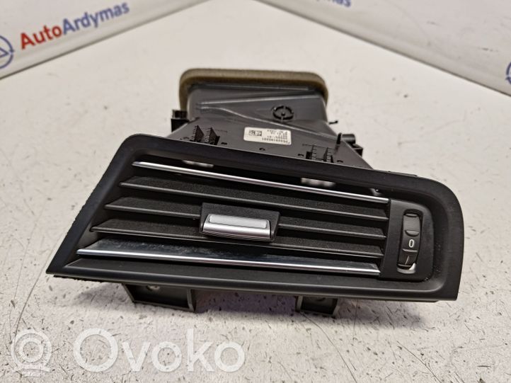 64229166890 BMW 5 F10 F11 Kojelaudan sivutuuletussuuttimen kehys, 15.00 ...