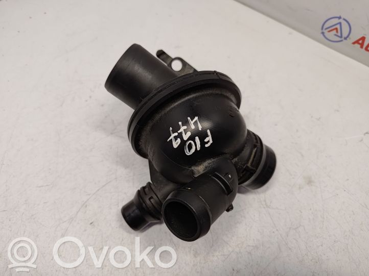 7601159 BMW 5 F10 F11 Boîtier de thermostat / thermostat, 15.00 € | OVOKO