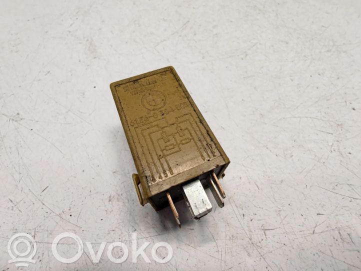 61368384505 BMW 7 E38 Window wiper relay, 20.00 € | RRR