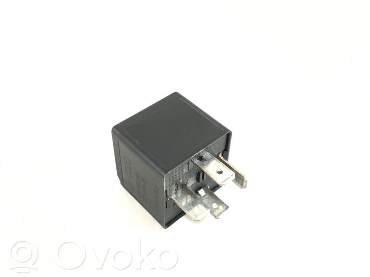 8K0951253 Audi Q5 SQ5 Other relay, 3.00 € | RRR