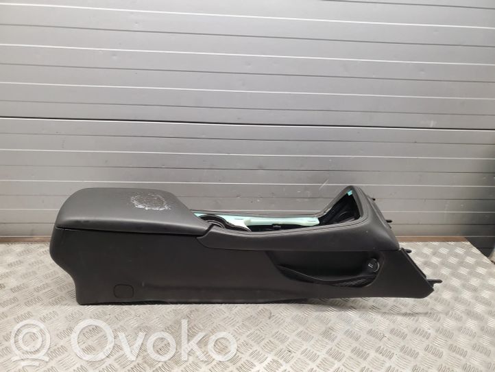 6EF231XGAB Dodge Challenger Center console, 50.00 € | RRR