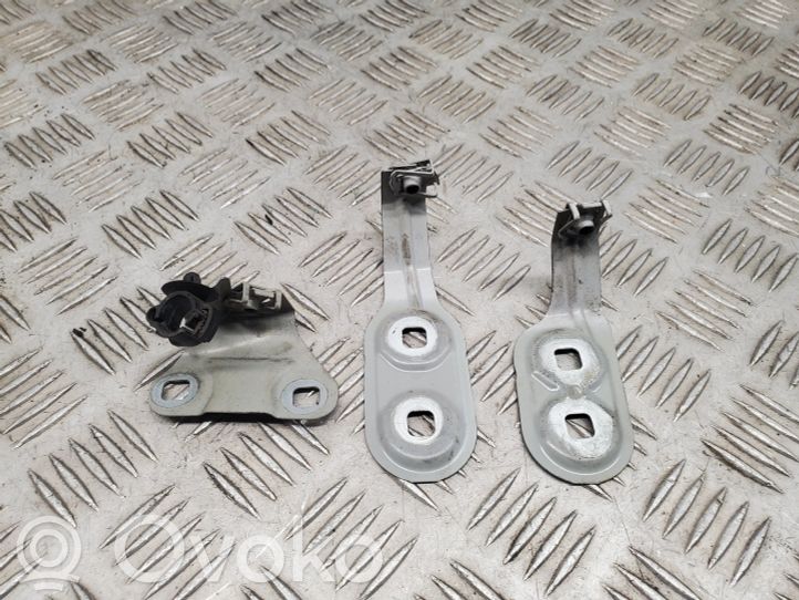 BMW 5 F10 F11 Fender mounting bracket, 15.00 € | RRR