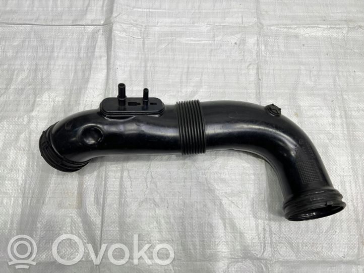 50533729 Alfa Romeo Giulia Air intake duct part, 71.03 € | RRR