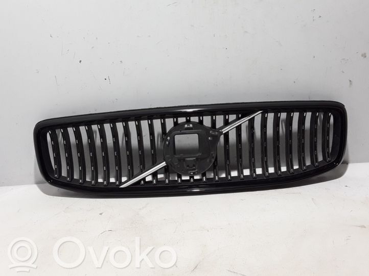 32234088 Volvo S90, V90 Front grill, 216.00 € | RRR