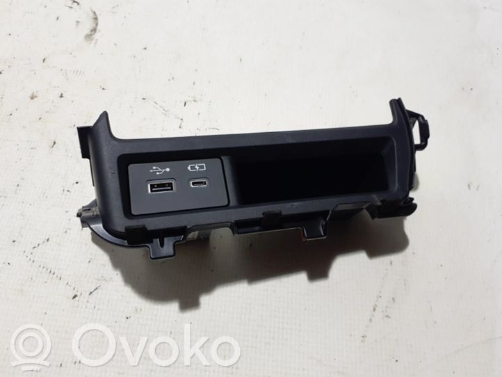 86190-78020 Lexus NX USB socket connector, 144.00 € | RRR