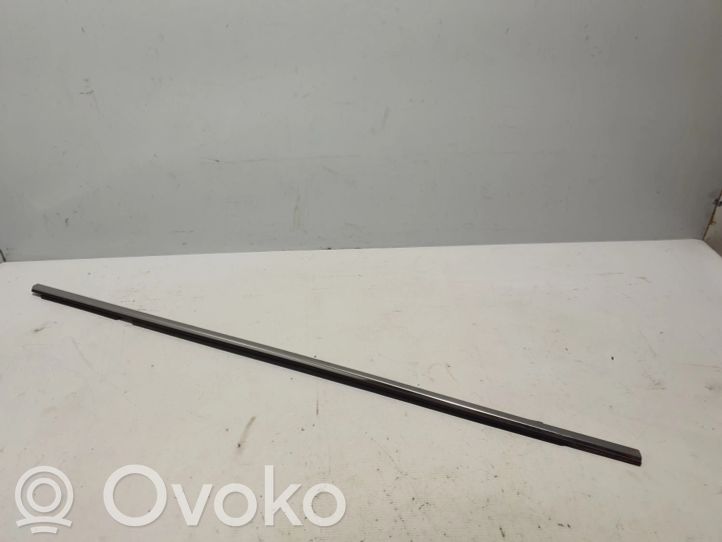 808208604R Renault Captur II Front door glass trim molding, 54.00 € | RRR