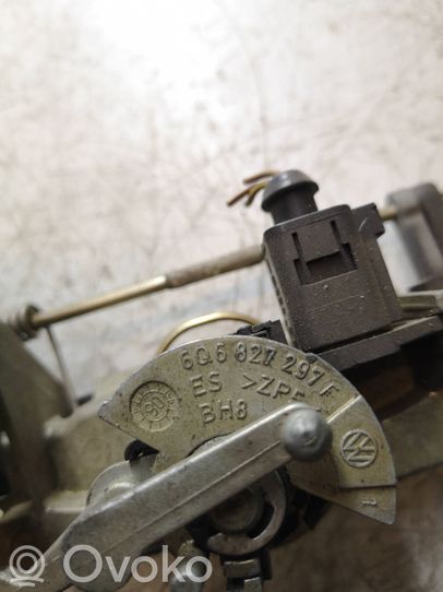 6Q6827297F Volkswagen Polo IV 9N3 Tailgate exterior lock, 20.00 € | RRR