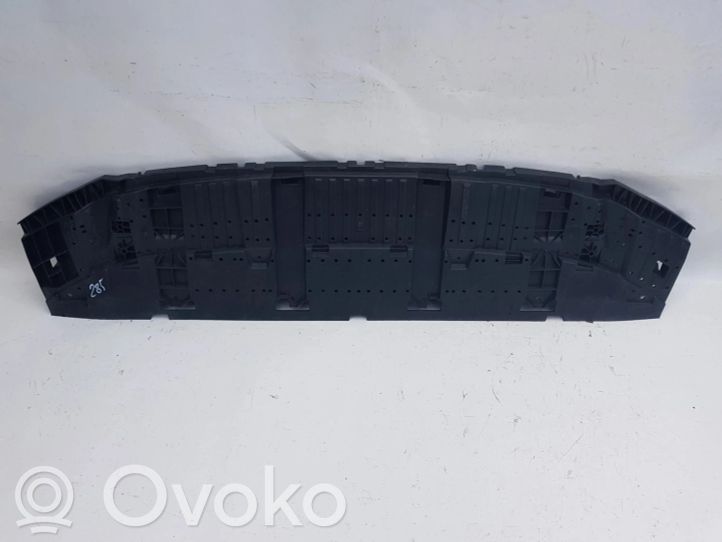 8U0807233E Audi Q3 8U Engine splash shield/under tray, 47.06 € | RRR