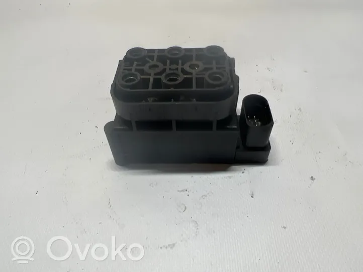 4F0616013 Audi A6 Allroad C6 Unités de vannes / Répartiteur d'air ...