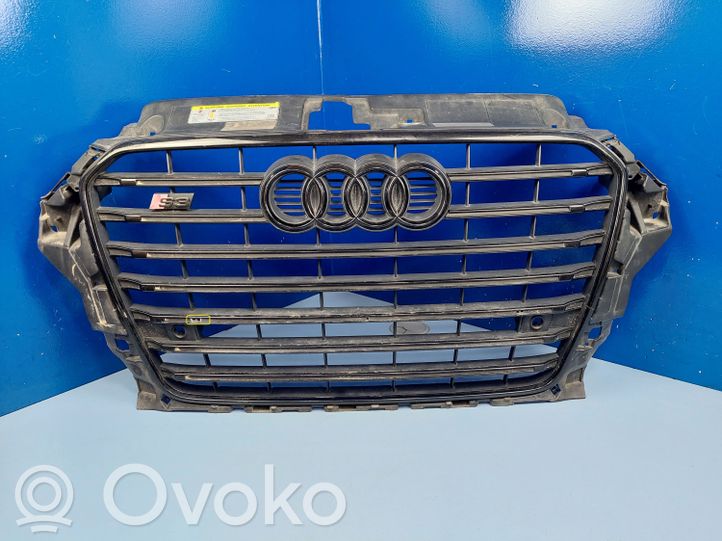 8V5853651D Audi A3 S3 8V Front bumper upper radiator grill, 350.00 € | RRR