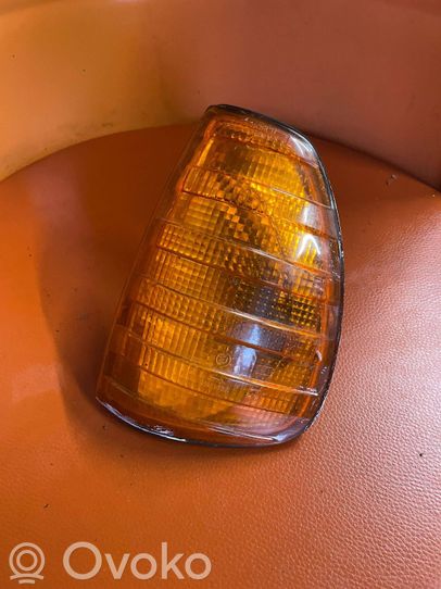 32739R6 Mercedes-Benz E W123 Front fender indicator light, 7.00 € | RRR