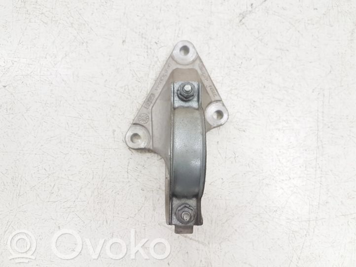 DG983K305 Ford Fusion II Driveshaft support bearing bracket, 50.00 € | RRR