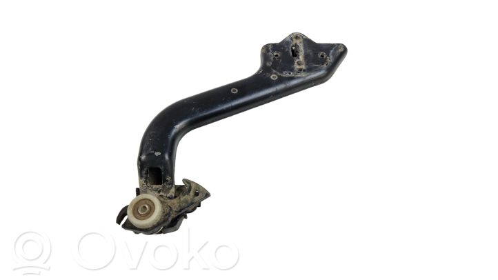 A9065460561 Mercedes-Benz Sprinter W906 Sliding door lower roller guide ...