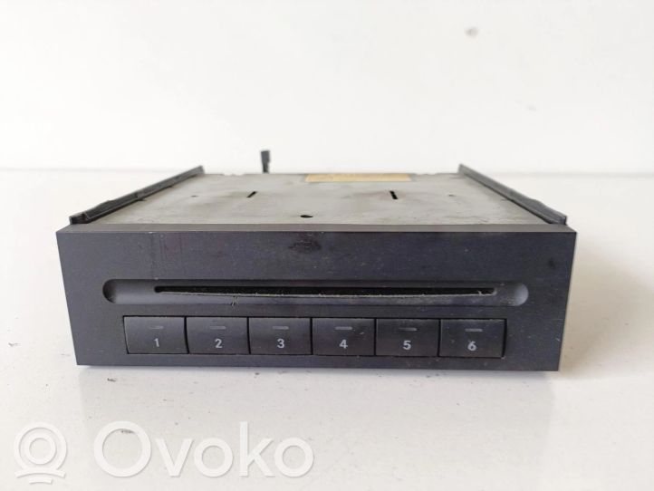 A2118705390 Mercedes-Benz CLS C219 Radio/CD/DVD/GPS head unit, 92.50 ...