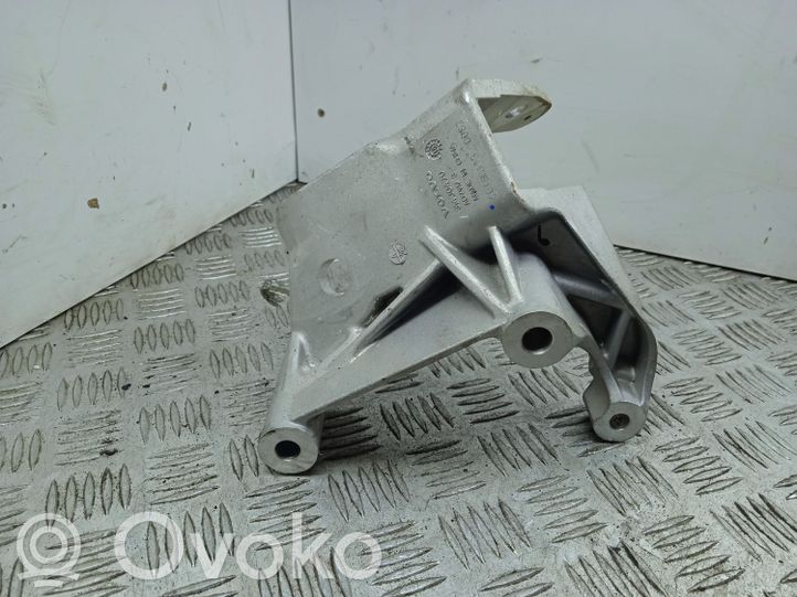31430470 Volvo XC60 Engine mounting bracket, 35.00 € | RRR