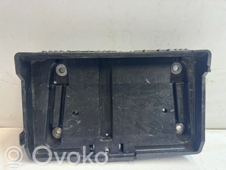 A2056201502 Mercedes-Benz GLC X253 C253 Boîte de batterie, 5.00 € | OVOKO