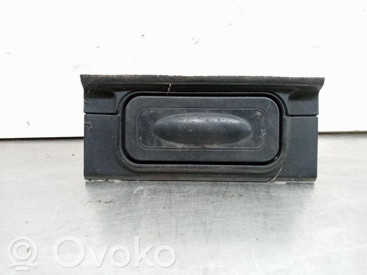 Renault Clio II Tailgate trunk handle, 13.56 € | RRR