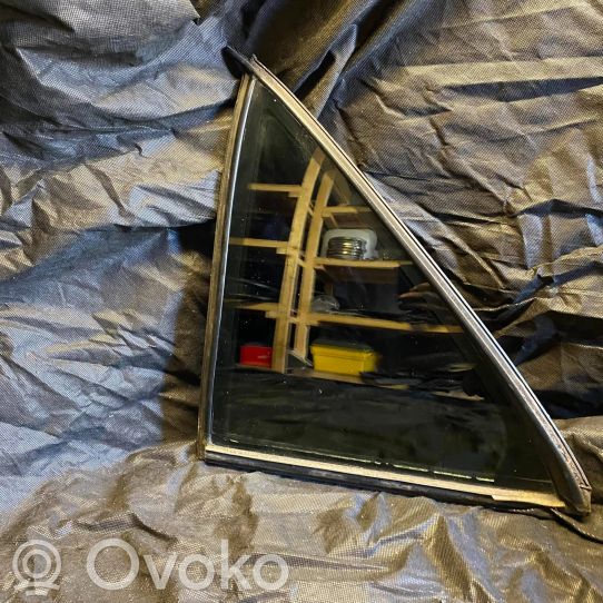 Mercedes-Benz S W140 Rear vent window glass, 22.50 € | RRR