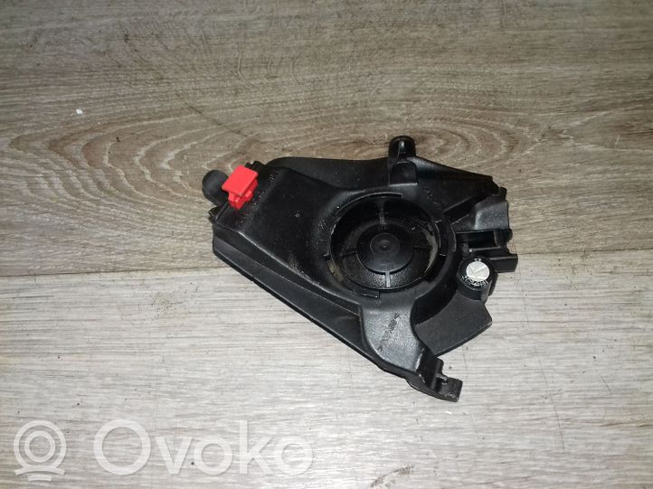 8633992 Volvo V70 Enceinte de plage arrière, 5.00 € | OVOKO