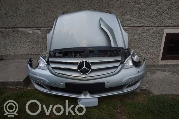 Mercedes-Benz R W251 Front bumper, 1490.17 € | RRR