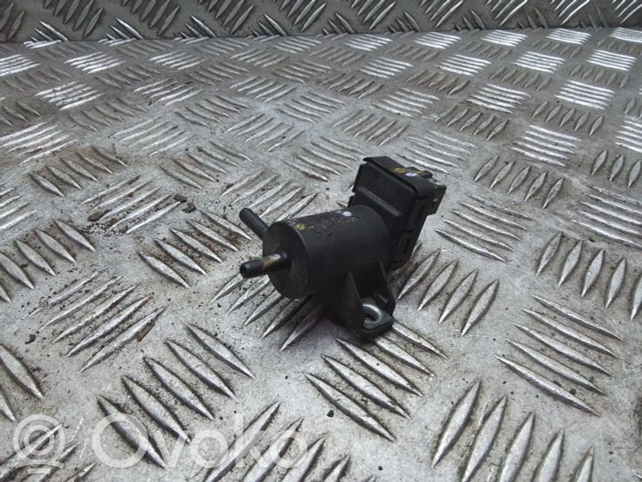 8200762162 Nissan Navara D23 Turbo solenoid valve, 10.00 € | RRR