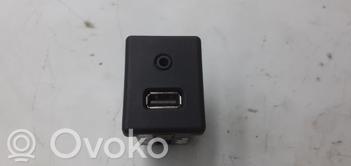 20868798 Opel Insignia A USB socket connector, 16.20 € | RRR