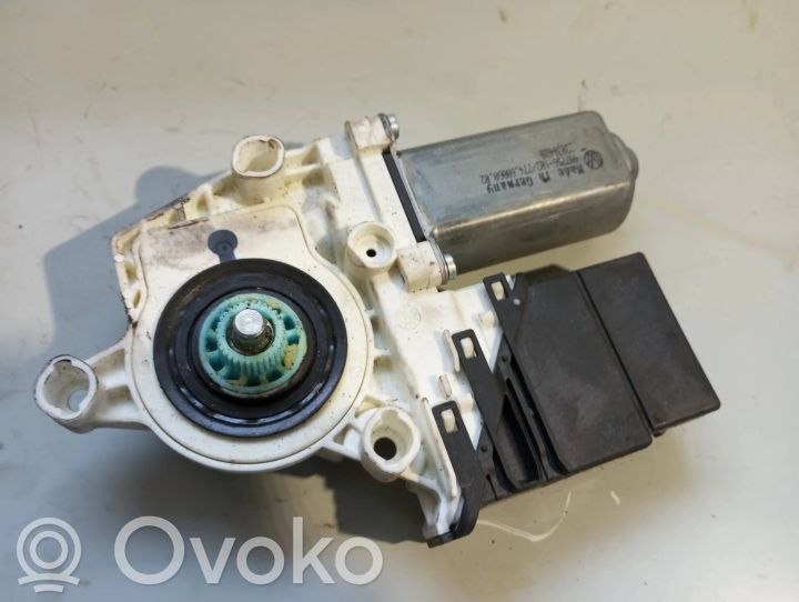 3C9959703 Volkswagen PASSAT B6 Moteur de lève-vitre de porte arrière, 20.00 € | OVOKO